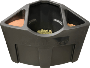 junior-cube-feeder | Stallgrazer 3-in-1 Horse Feeders